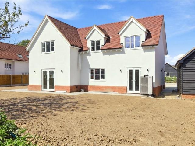 4 bed house for sale