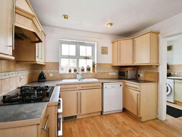 4 bed house for sale