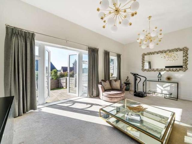 4 bed house for sale
