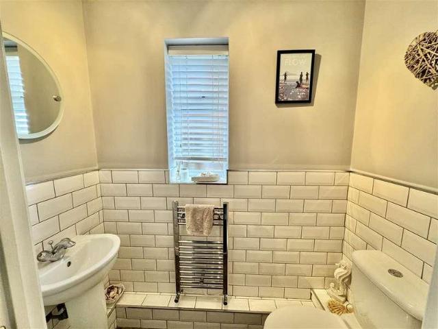 4 bed house for sale