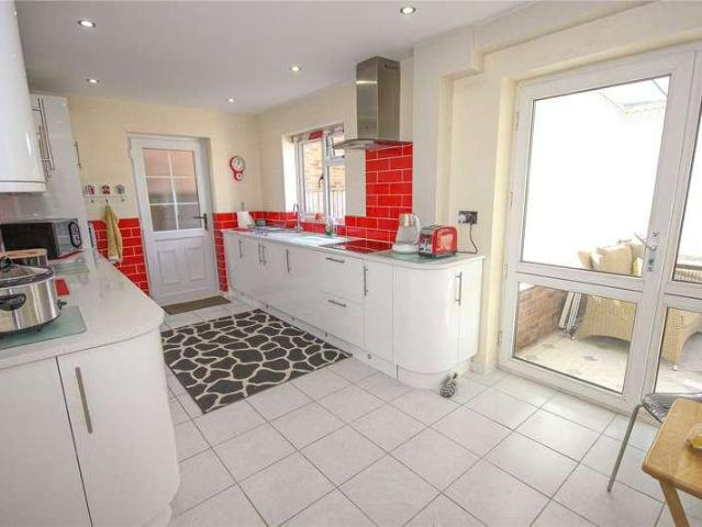 4 bed house for sale
