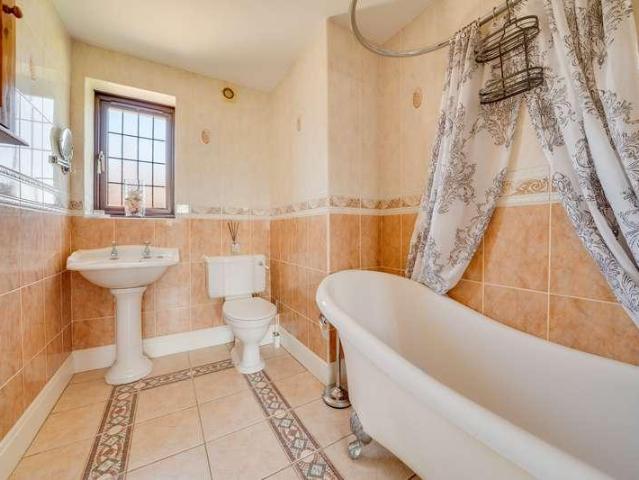 4 bed house for sale