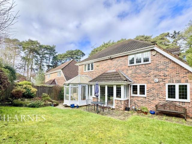 4 bed house for sale