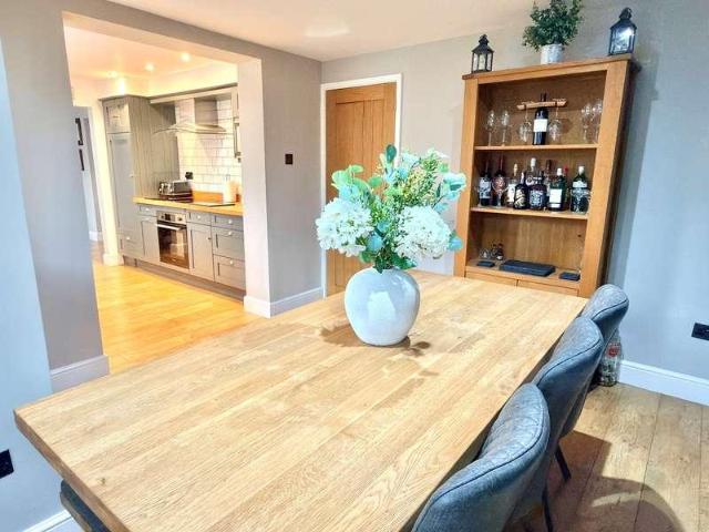4 bed house for sale