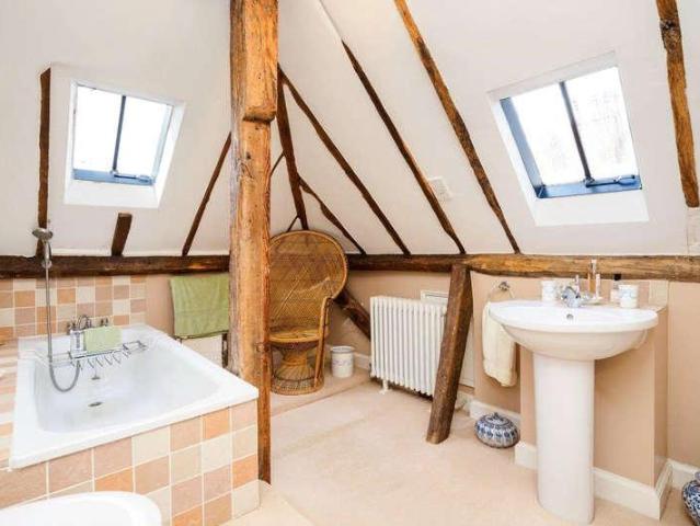 4 bed house for sale