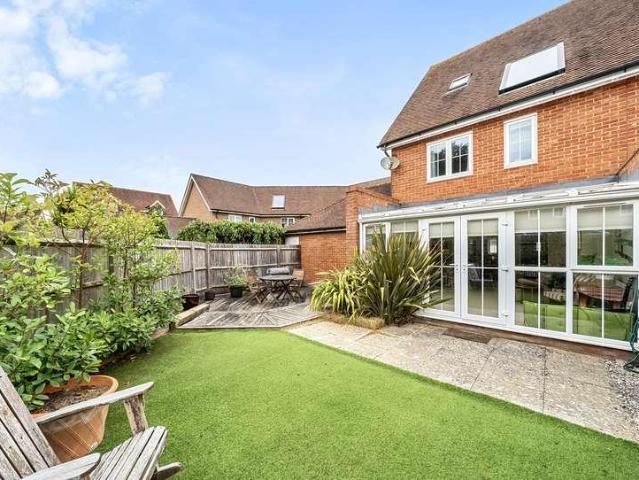 4 bed house for sale