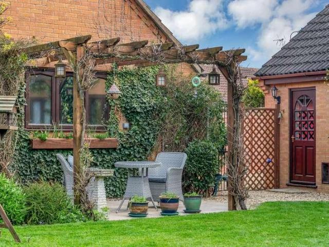 4 bed house for sale