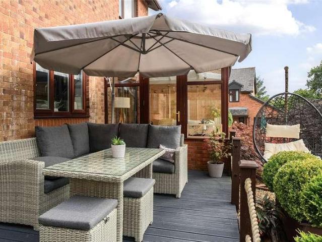 4 bed house for sale