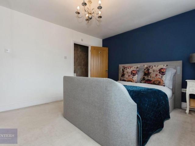 4 bed house for sale