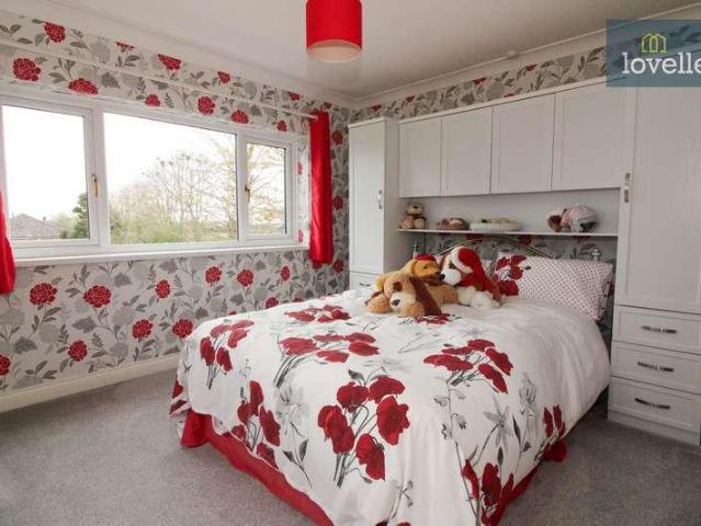 4 bed house for sale