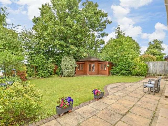 4 bed house for sale