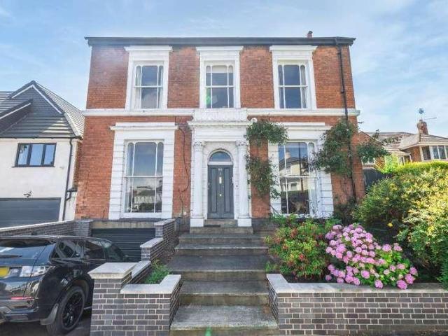 4 bed house for sale