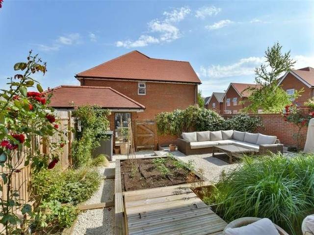 4 bed house for sale