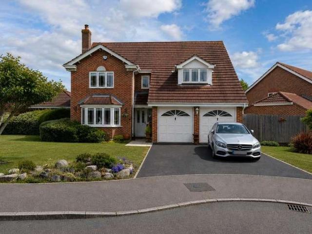 4 bed house for sale