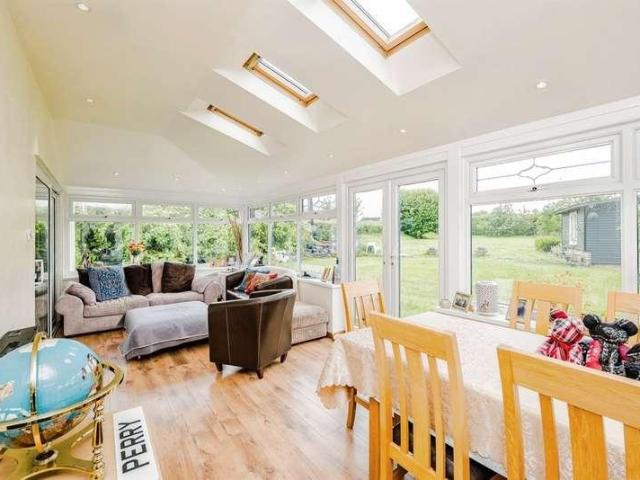 4 bed house for sale