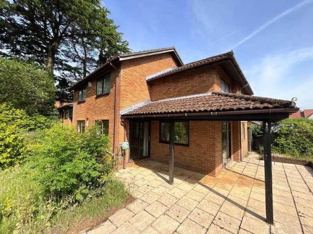 4 bed house for sale