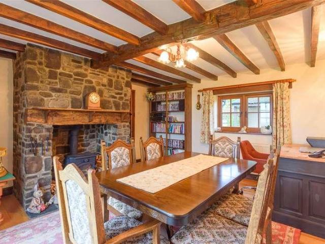 4 bed house for sale