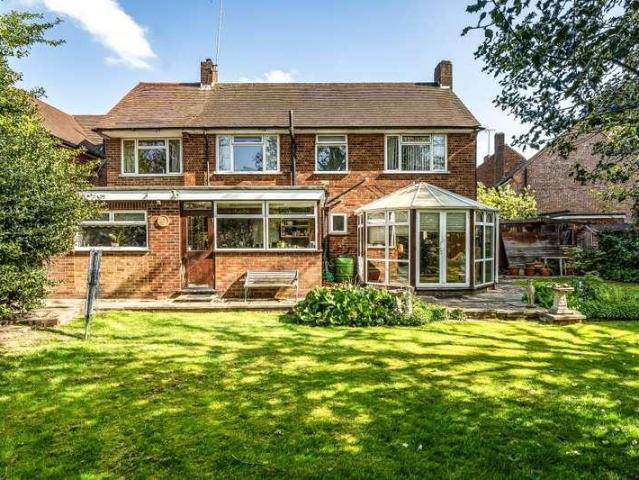 4 bed house for sale