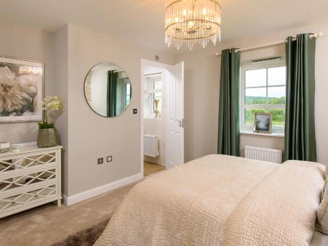 4 bed house for sale