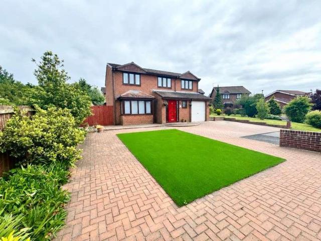 4 bed house for sale