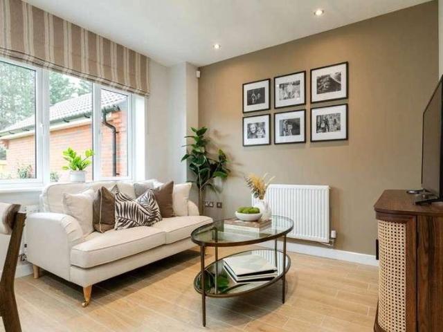 4 bed house for sale