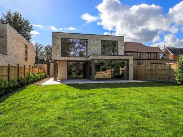 4 bed house for sale