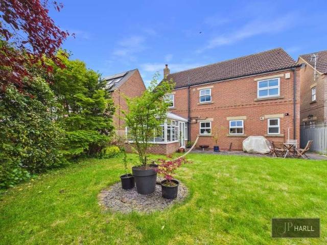 4 bed house for sale