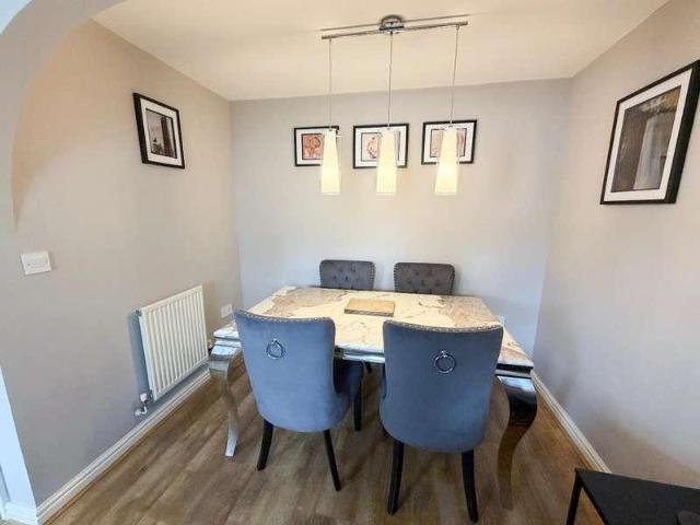 4 bed house for sale