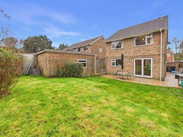 4 bed house for sale
