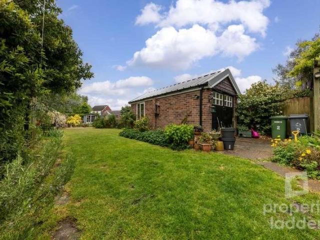 4 bed house for sale