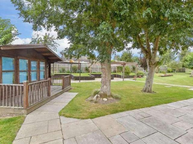 4 bed house for sale