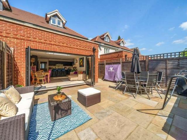 4 bed house for sale