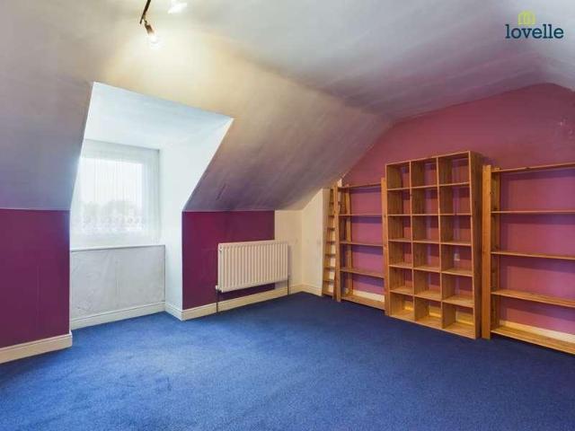 4 bed house for sale