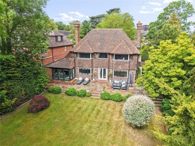 4 bed house for sale