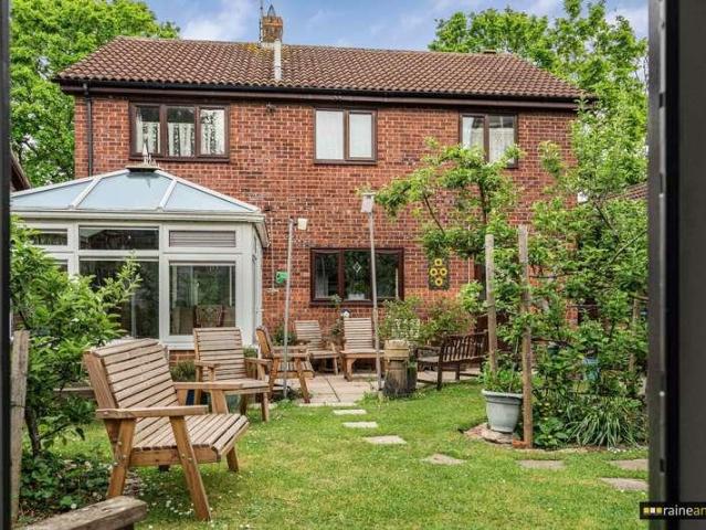 4 bed house for sale