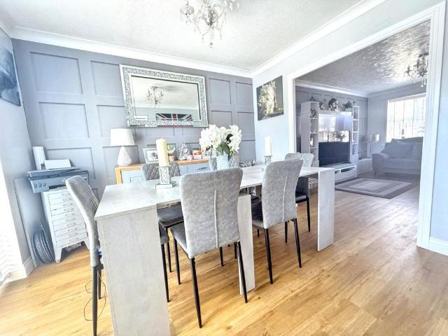 4 bed house for sale