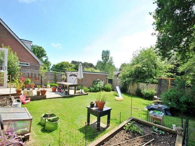 4 bed house for sale