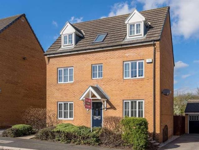 4 bed house for sale