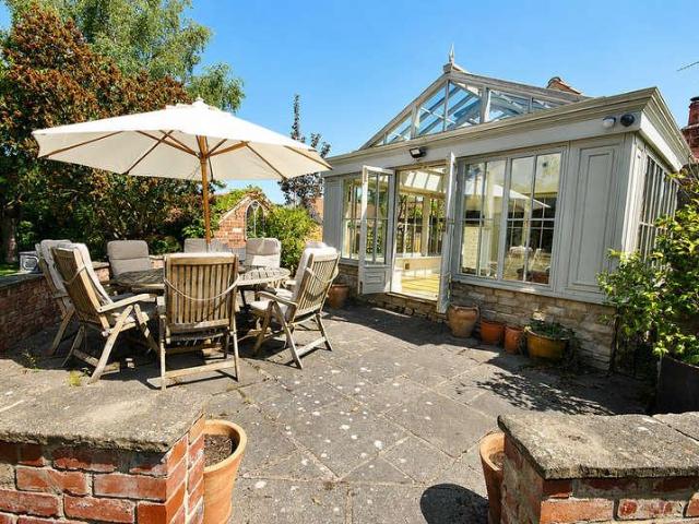 4 bed house for sale