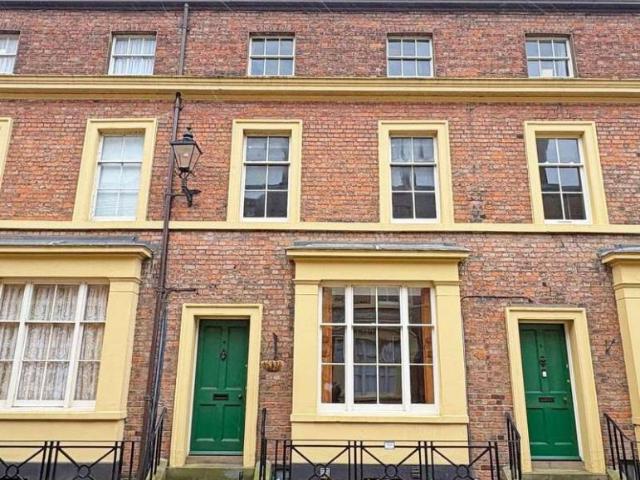 4 bed house for sale