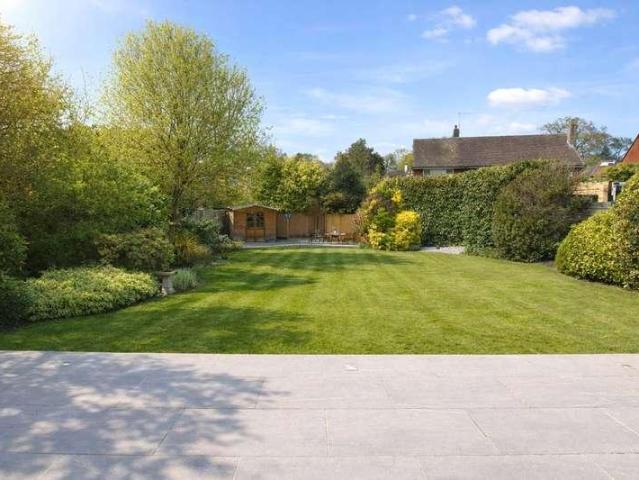 4 bed house for sale