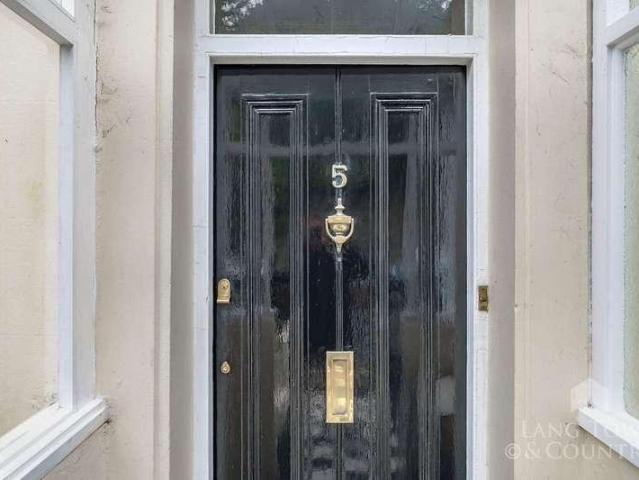 4 bed house for sale