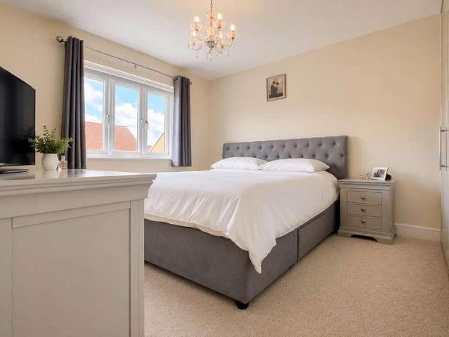 4 bed house for sale