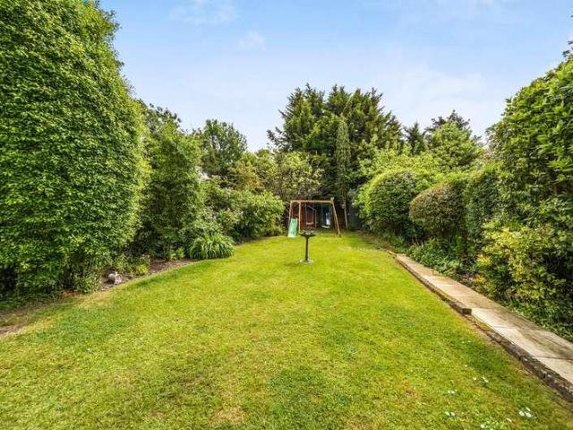 4 bed house for sale