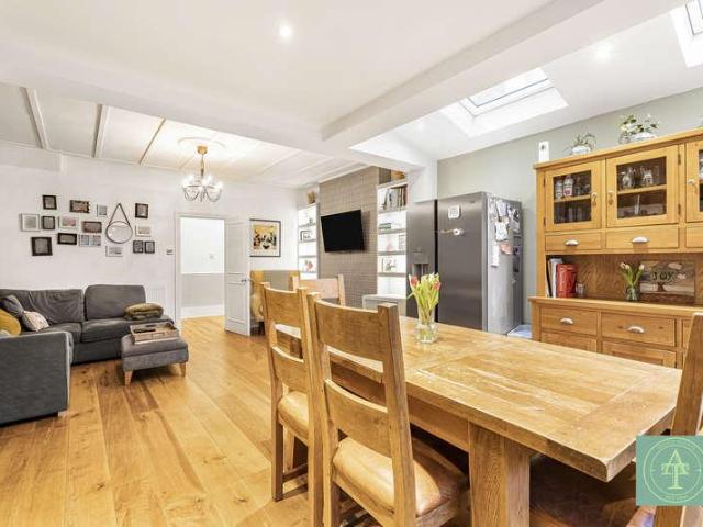 4 bed house for sale
