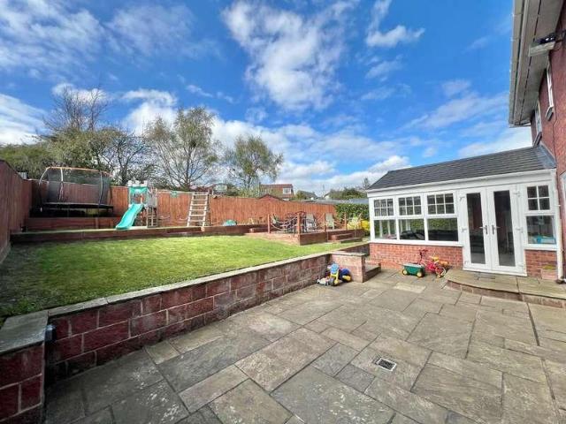 4 bed house for sale