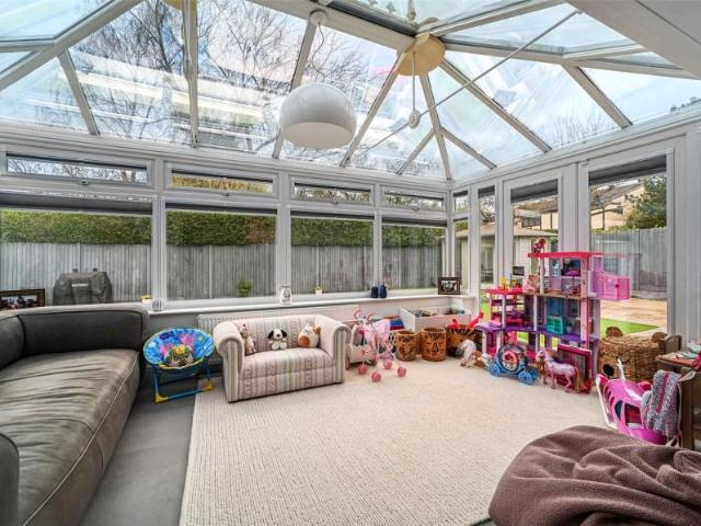 4 bed house for sale