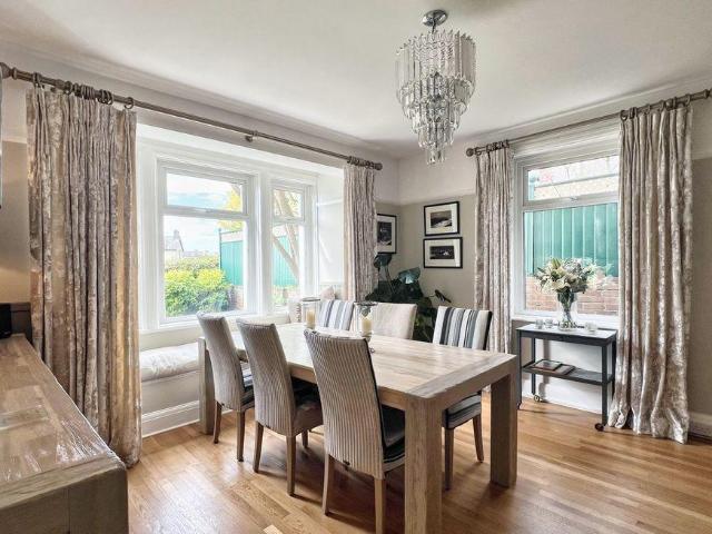 4 bed house for sale