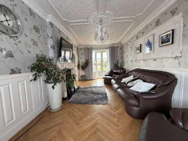 4 bed house for sale