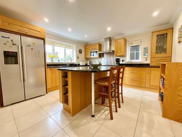 4 bed house for sale